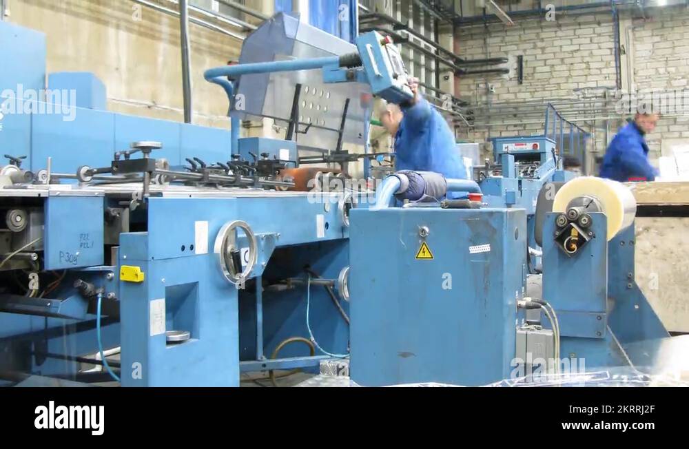 Binding technique Stock Videos & Footage - HD and 4K Video Clips - Alamy