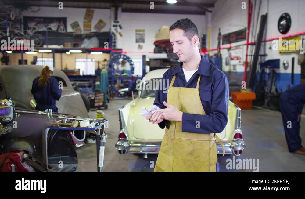 Usa mechanic uniform Stock Videos & Footage - HD and 4K Video Clips - Alamy