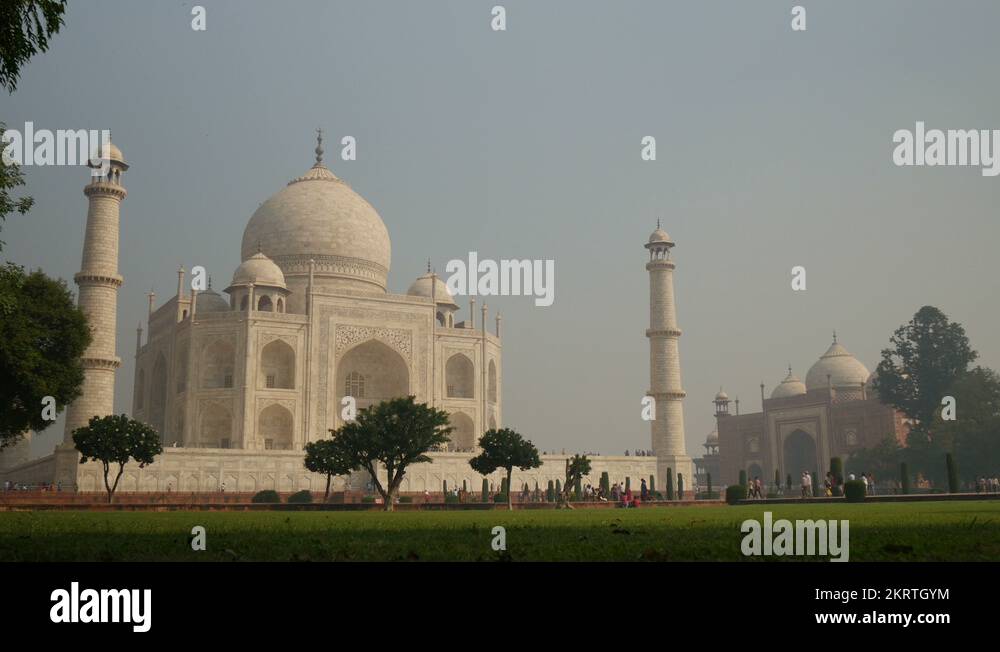 Overview of the Taj Mahal in Agra Stock Video Footage - Alamy