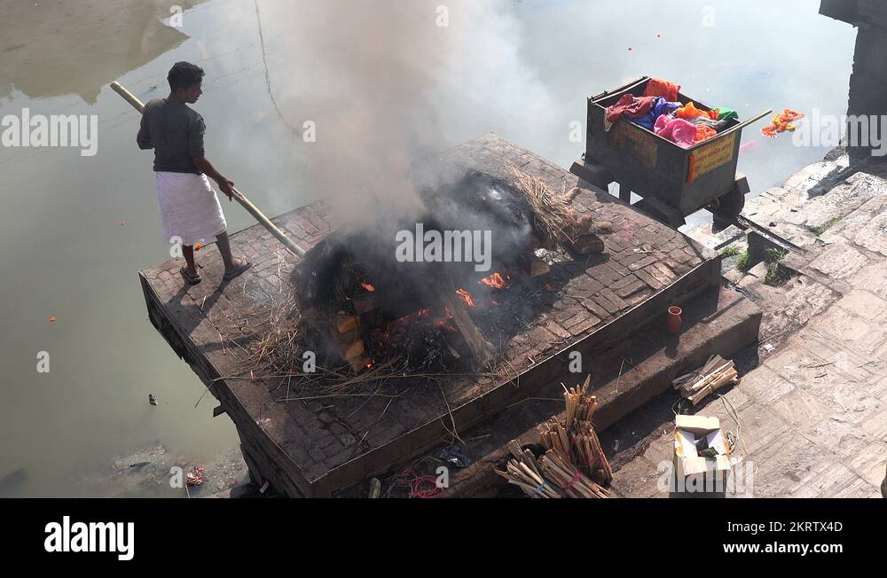 Public cremation funeral in Pashupatinath temple complex in Kathmandu ...