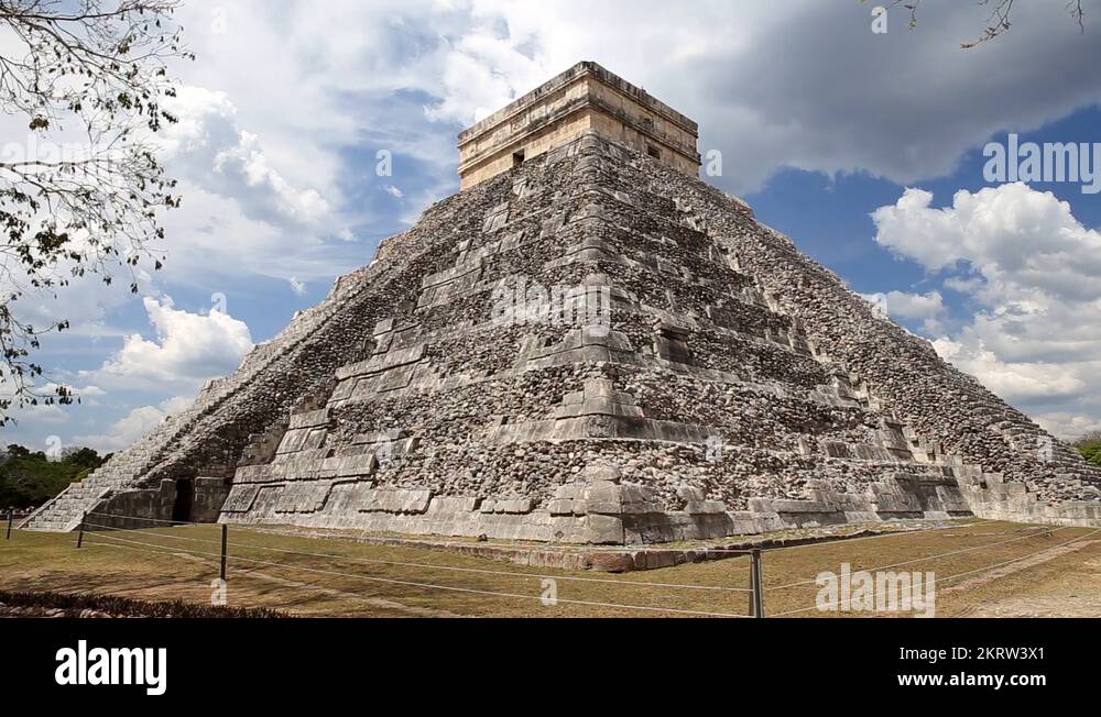 El castillo chichen itza ruins Stock Videos & Footage - HD and 4K Video ...