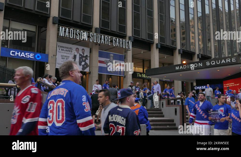 Madison square garden fans Stock Videos & Footage - HD and 4K Video ...