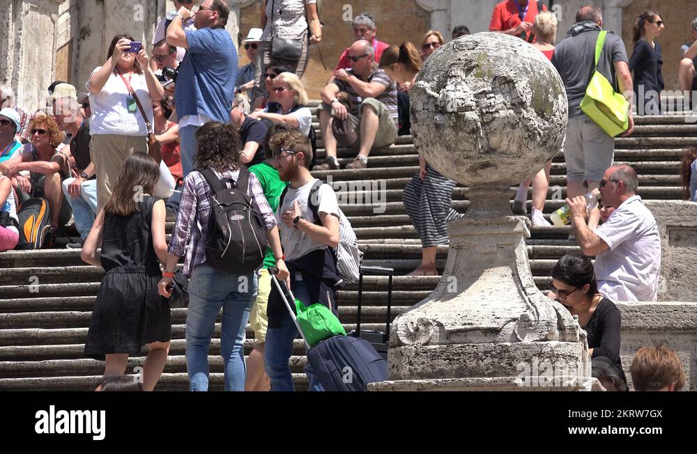 4K Piazza di Spagna Rome Italy Crowd People Tourists Walking Square ...