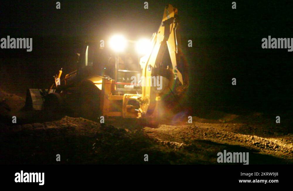 Jcb digger night Stock Videos & Footage - HD and 4K Video Clips - Alamy