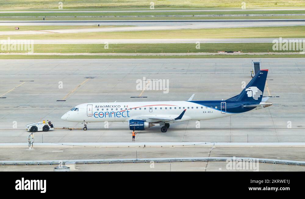 Embraer 190 aeromexico Stock Videos & Footage - HD and 4K Video Clips ...