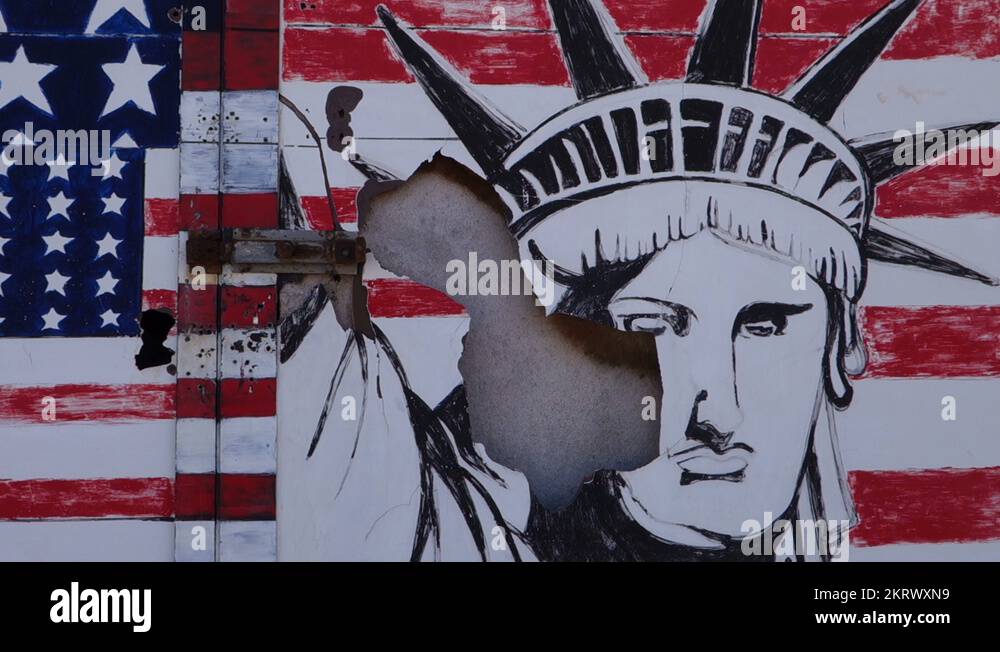 Graffiti on statue Stock Videos & Footage - HD and 4K Video Clips - Alamy