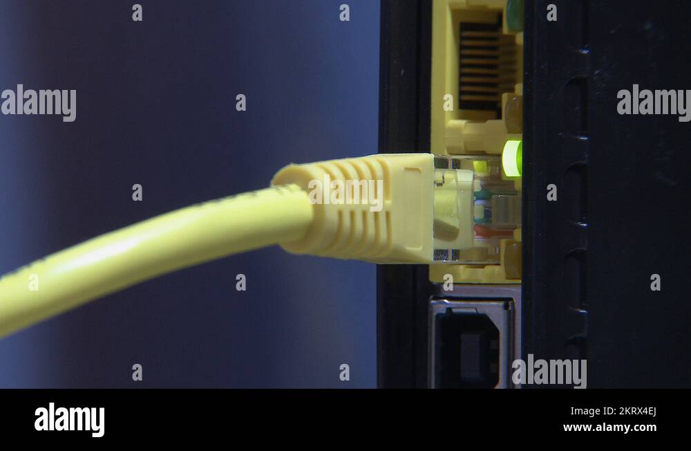 Broadband modem Stock Videos & Footage - HD and 4K Video Clips - Alamy