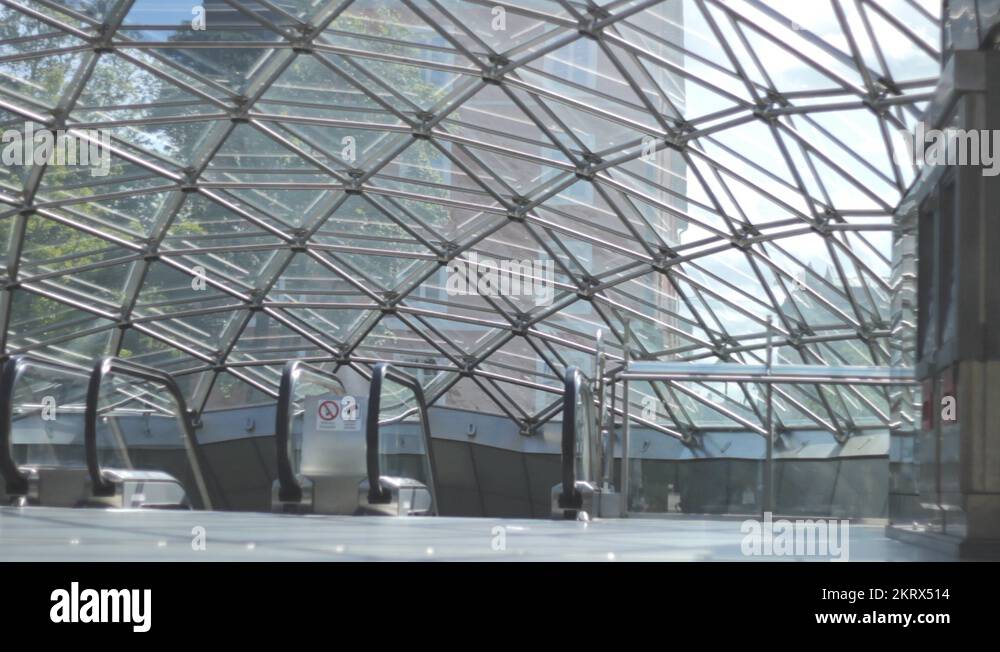 Windows metro Stock Videos & Footage - HD and 4K Video Clips - Alamy