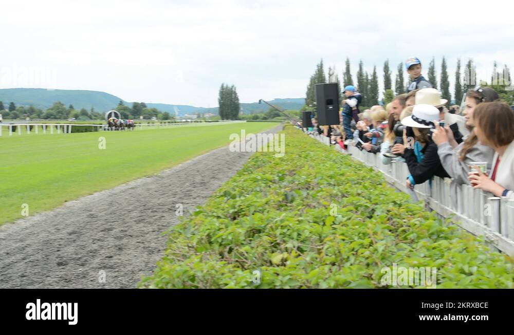 Cheering crowd horse race Stock Videos & Footage - HD and 4K Video ...