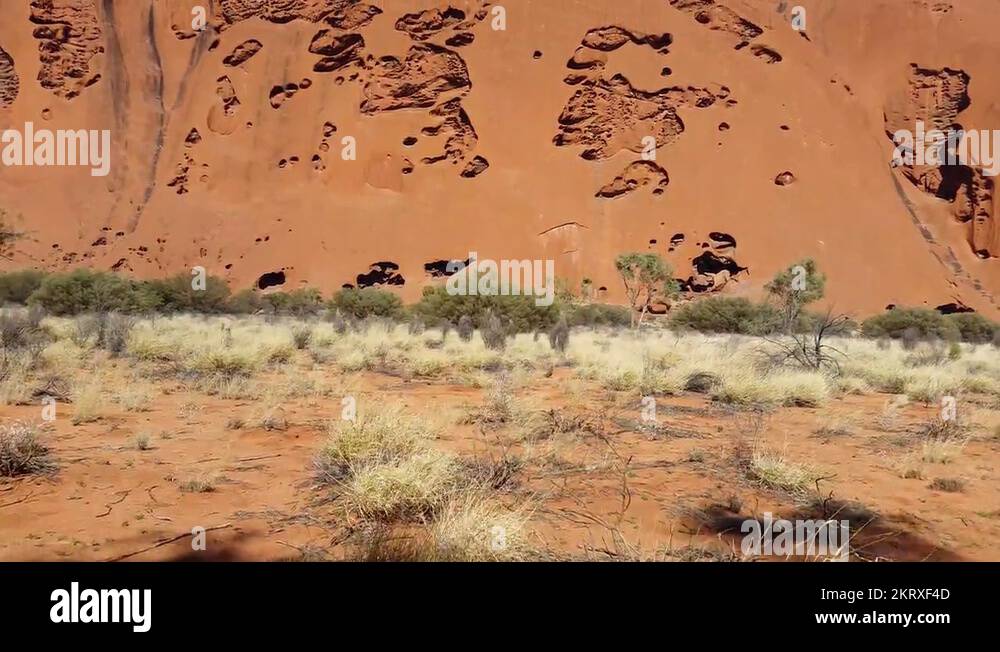 Uluru, Ayers Rock Outback Australian Landmark Red Desert Landscape 4K ...
