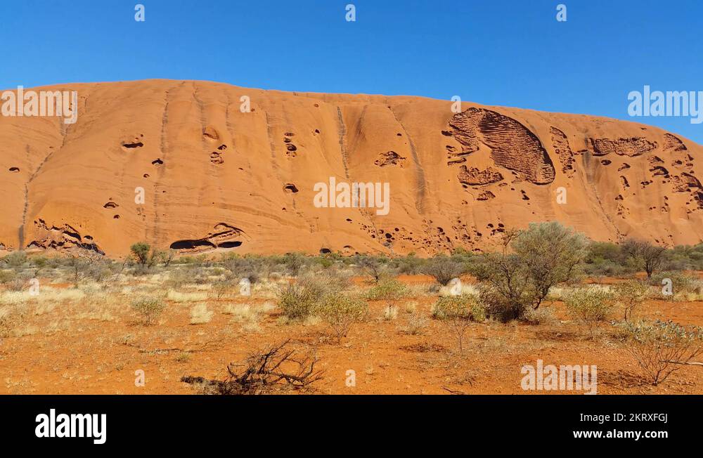 Uluru, Ayers Rock Outback Australian Landmark Red Desert Landscape 4K ...