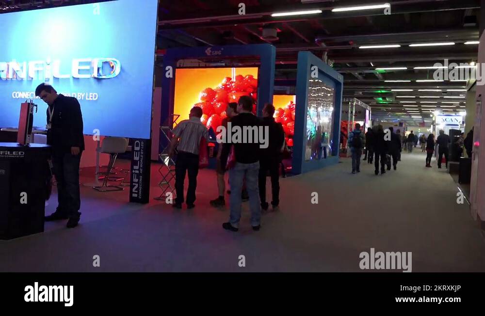 Wall exhibition Stock Videos & Footage - HD and 4K Video Clips - Alamy