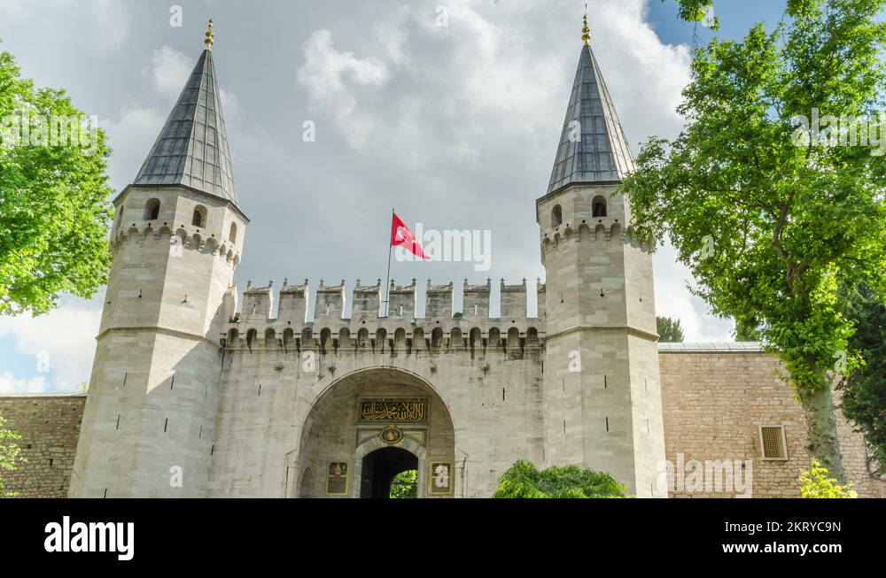 Main gate palace Stock Videos & Footage - HD and 4K Video Clips - Alamy