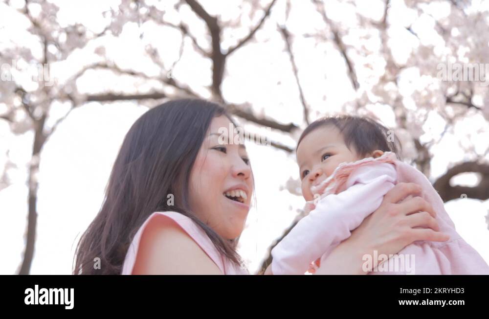 Japanese Mother Daughter In City Stock Videos And Footage Hd And 4k Video Clips Alamy
