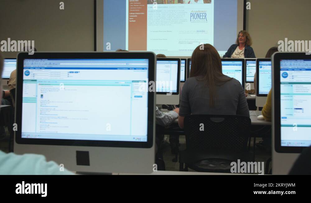 College students computer lab Stock Videos & Footage - HD and 4K Video ...