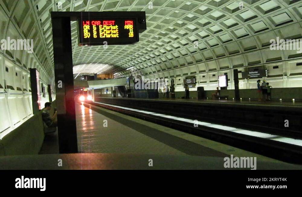 Washington dc metro sign Stock Videos & Footage - HD and 4K Video Clips ...