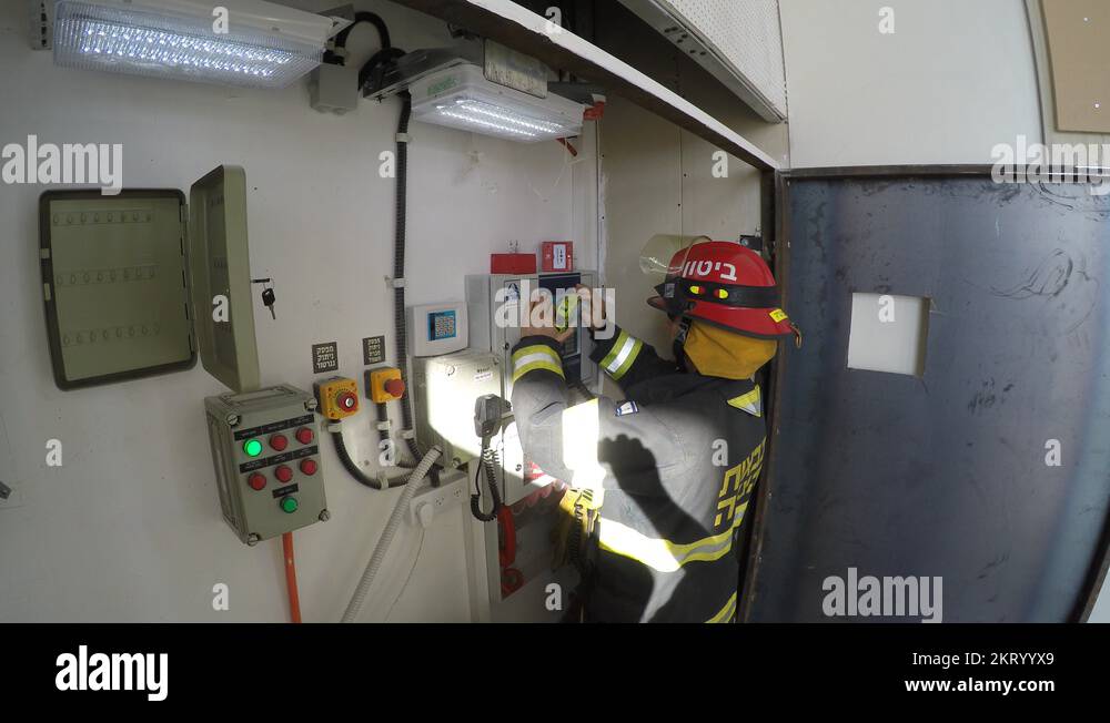 Electricity mains Stock Videos & Footage - HD and 4K Video Clips - Alamy