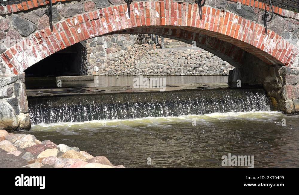 Arch waterfall Stock Videos & Footage - HD and 4K Video Clips - Alamy