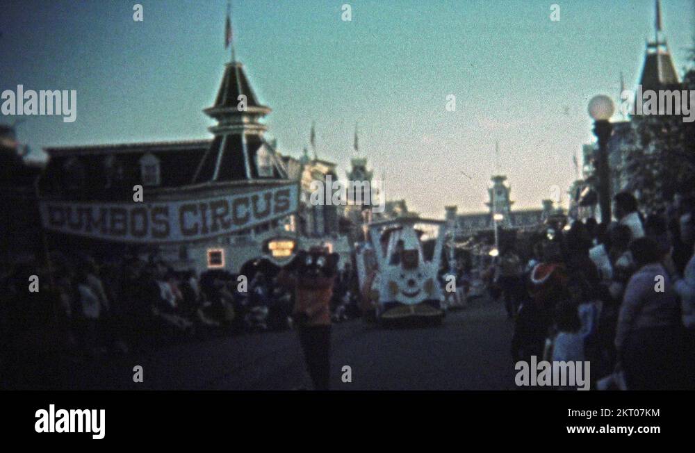 Minnie mouse and parade Stock Videos & Footage - HD and 4K Video Clips ...