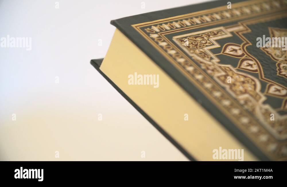 The holy quran Stock Videos & Footage - HD and 4K Video Clips - Alamy