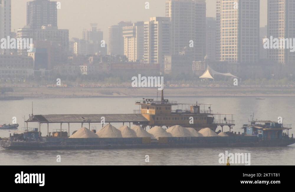 China barges Stock Videos & Footage - HD and 4K Video Clips - Alamy
