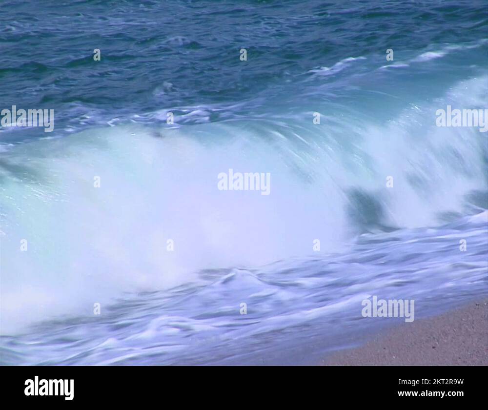 Ocean crest Stock Videos & Footage - HD and 4K Video Clips - Alamy