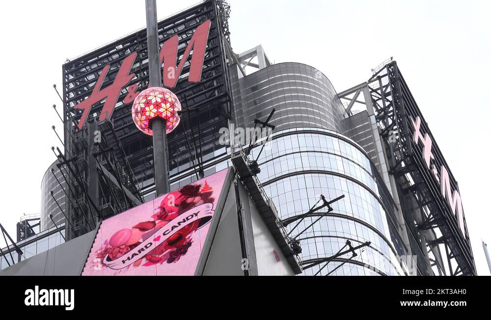 Times square new years eve ball drop Stock Videos & Footage - HD and 4K ...
