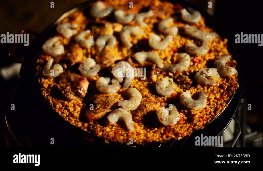 Prawn chicken paella Stock Videos & Footage - HD and 4K Video Clips - Alamy
