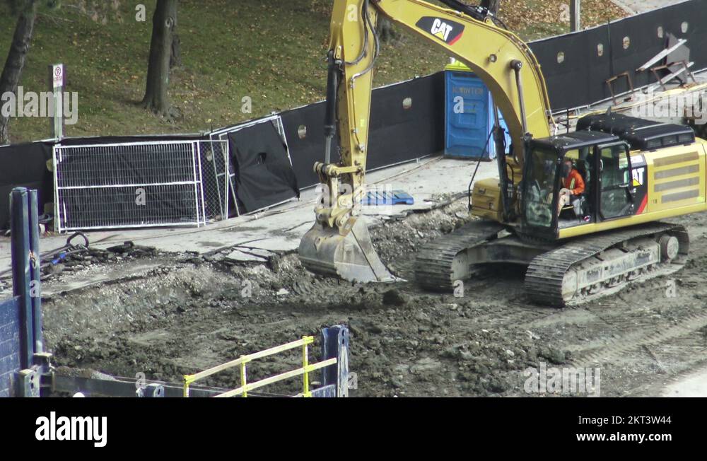 Excavator Leveling Ground 4k Stock Video Footage - Alamy