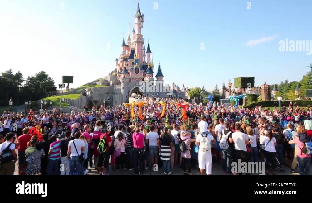 Disneyland paris crowd france Stock Videos & Footage - HD and 4K Video ...