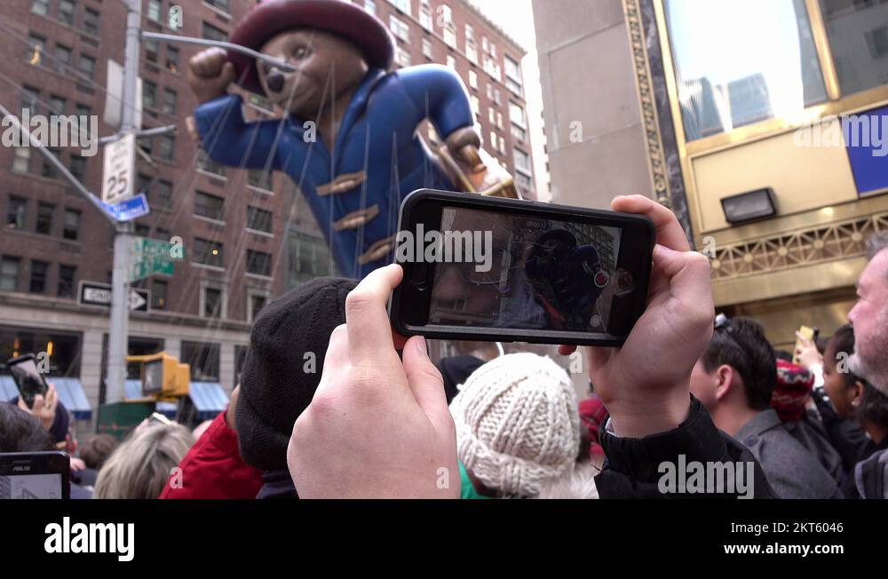 Paddington bear balloon Stock Videos & Footage - HD and 4K Video Clips ...