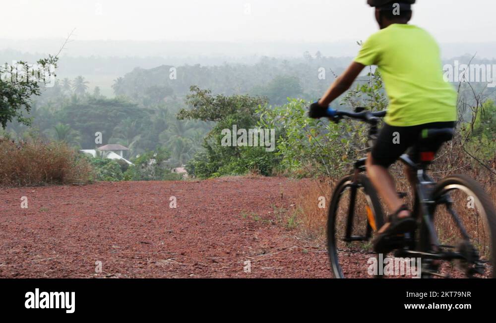 Trekking cycle Stock Videos & Footage - HD and 4K Video Clips - Alamy