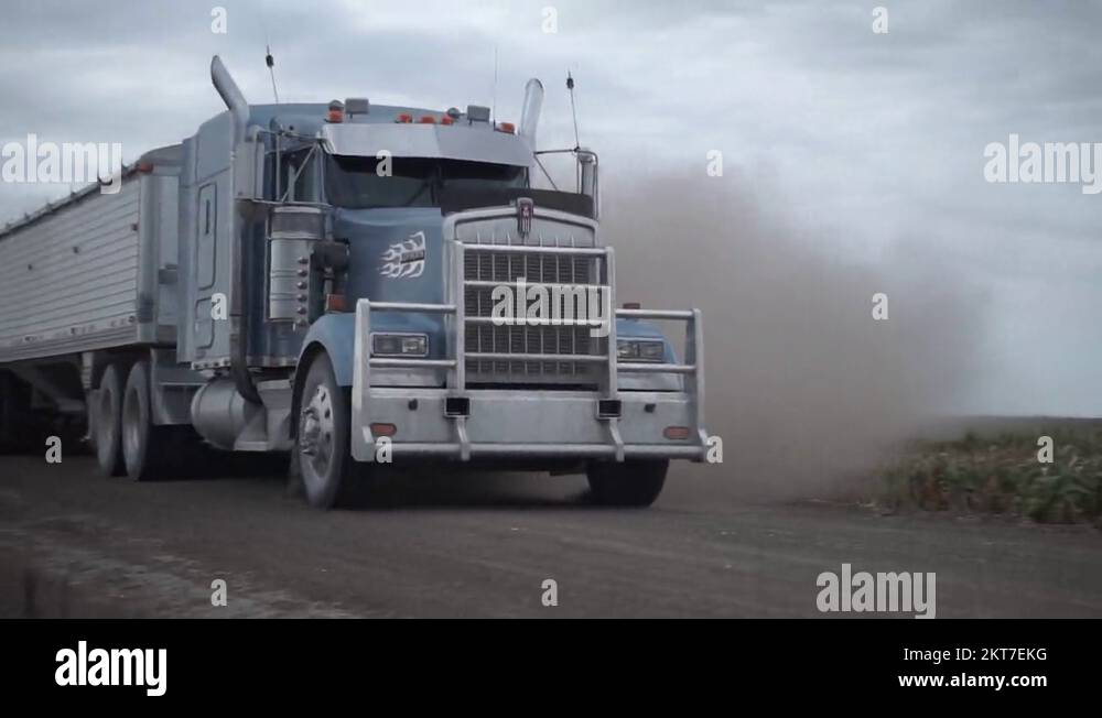 Grain semi truck Stock Videos & Footage - HD and 4K Video Clips - Alamy