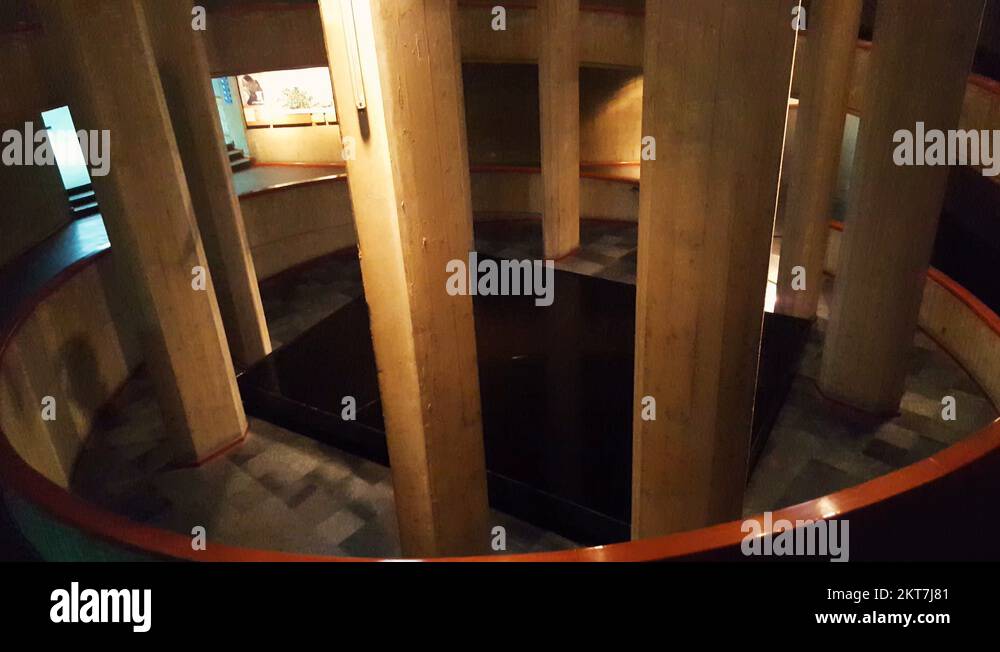 IRAN: People in the paintings gallery of Tehran museum of contemporary ...