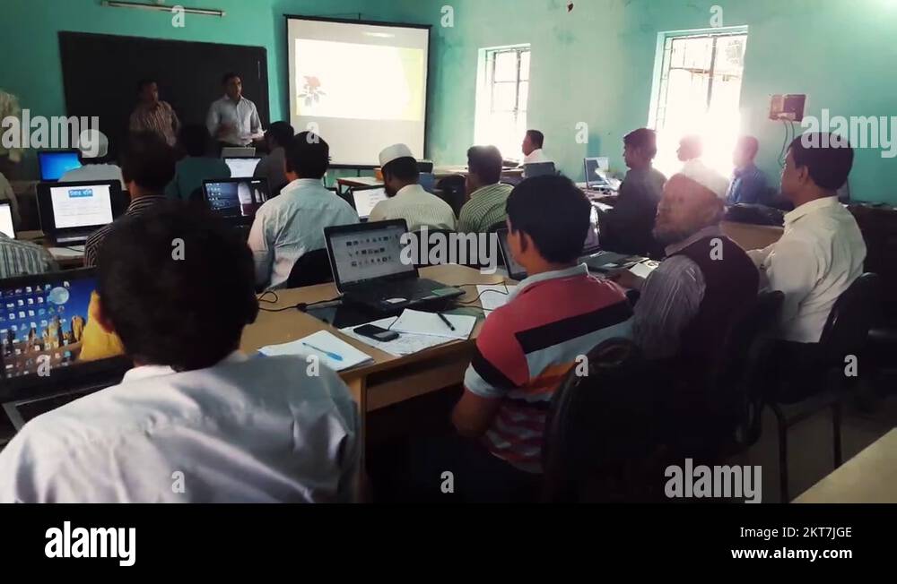 Learn how to use computers Stock Videos & Footage - HD and 4K Video ...