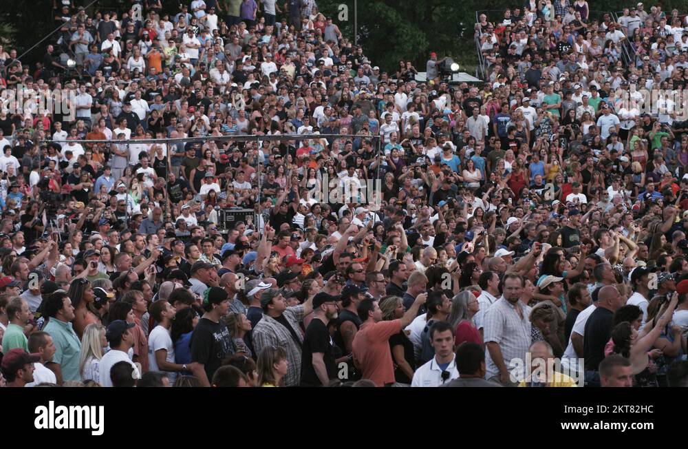 Crowd cheering outdoor Stock Videos & Footage - HD and 4K Video Clips ...