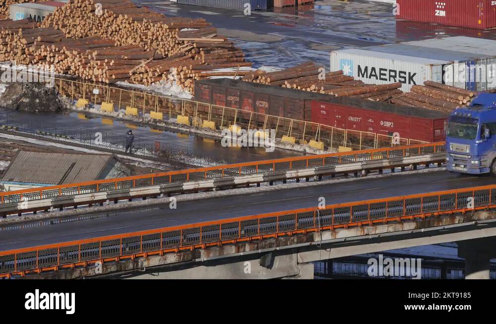 Cargo container tractor trailer truck Stock Videos & Footage - HD and ...