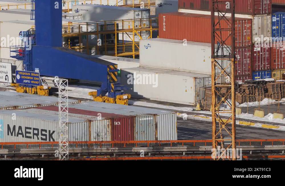 Gantry crane stacking container Stock Videos & Footage - HD and 4K ...