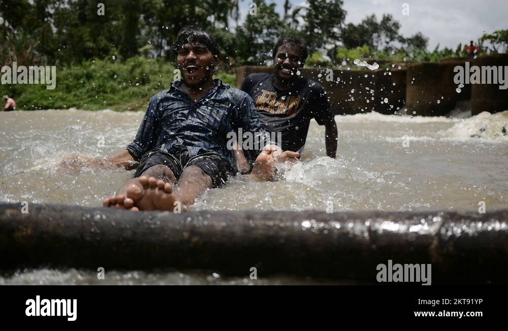 Making as splash Stock Videos & Footage - HD and 4K Video Clips - Alamy