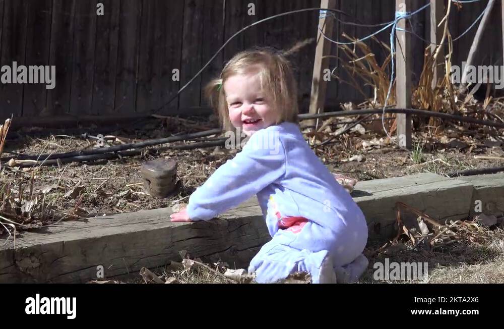 Baby kneeling Stock Videos & Footage - HD and 4K Video Clips - Alamy