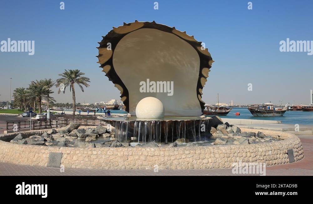 Pearl sculpture doha Stock Videos & Footage - HD and 4K Video Clips - Alamy