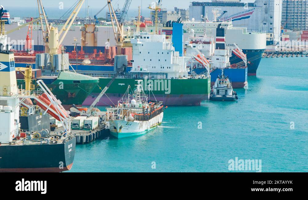 Major port and ships Stock Videos & Footage - HD and 4K Video Clips - Alamy