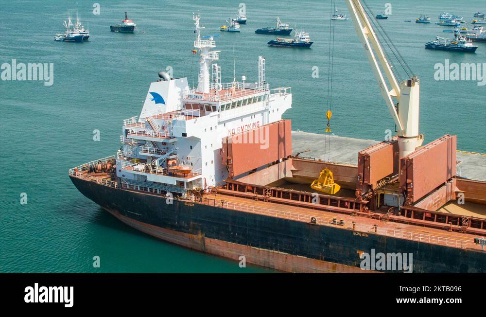 Ship offloading cargo Stock Videos & Footage - HD and 4K Video Clips ...