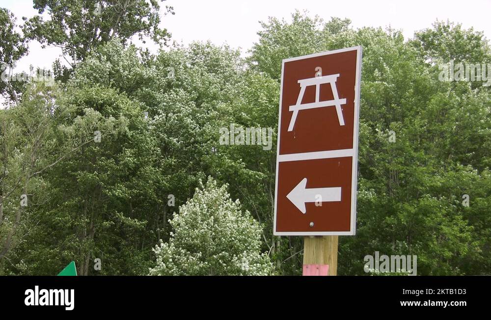 Picnic road sign Stock Videos & Footage - HD and 4K Video Clips - Alamy
