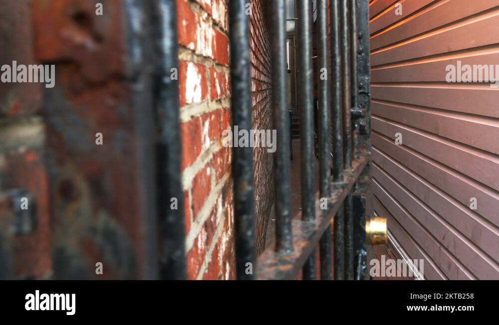 Walls alleyway brick Stock Videos & Footage - HD and 4K Video Clips - Alamy