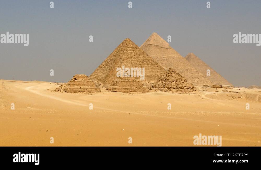 Zoom Out - The Great Pyramids of Giza - Egypt Stock Video Footage - Alamy