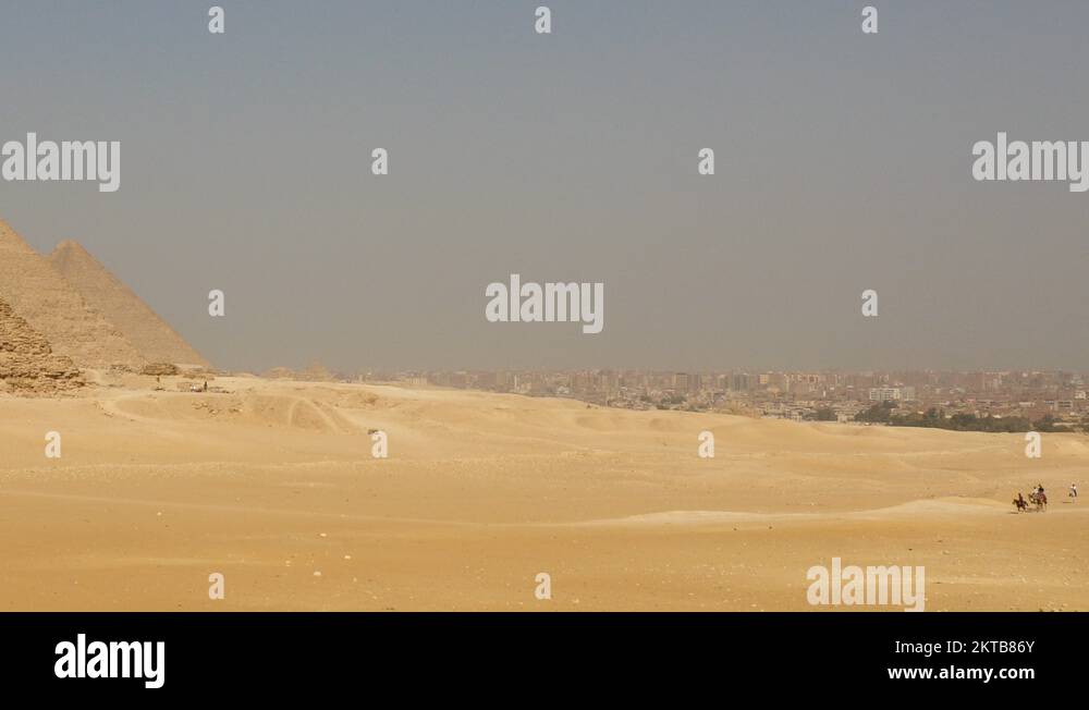 Zoom Out - The Great Pyramids of Giza - Egypt Stock Video Footage - Alamy