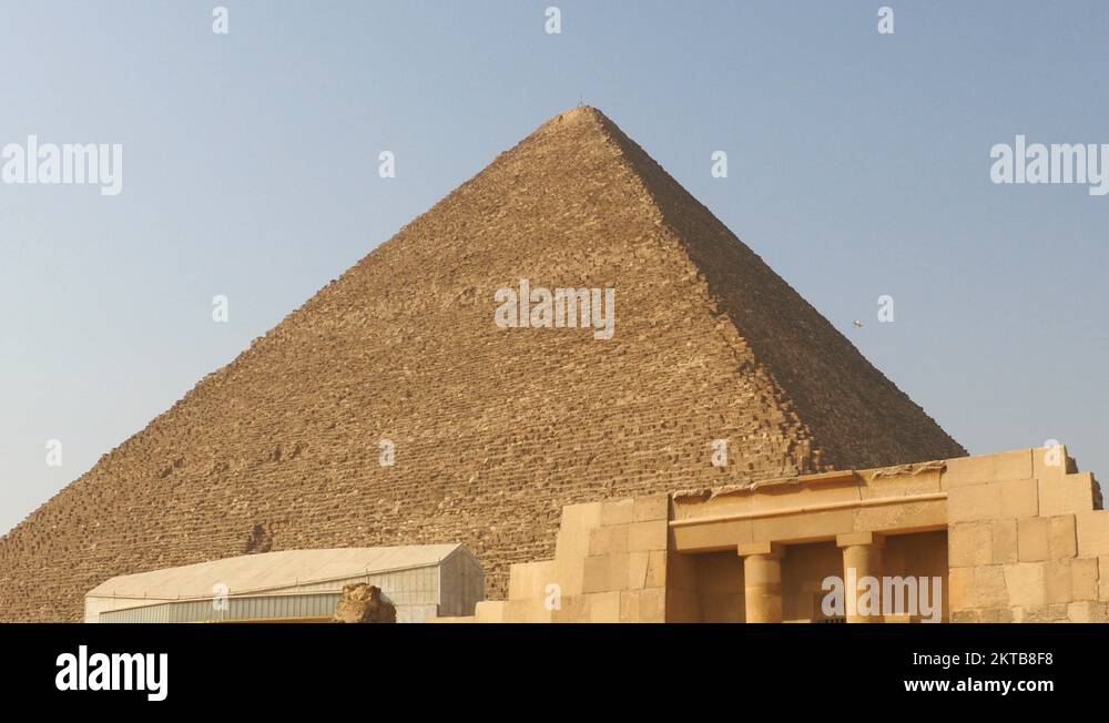 Zoom Out - The Great Pyramids of Giza / Pharaohs House - Egypt Stock ...