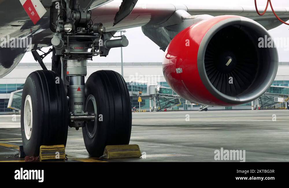 Airplane engine and propeller Stock Videos & Footage - HD and 4K Video ...