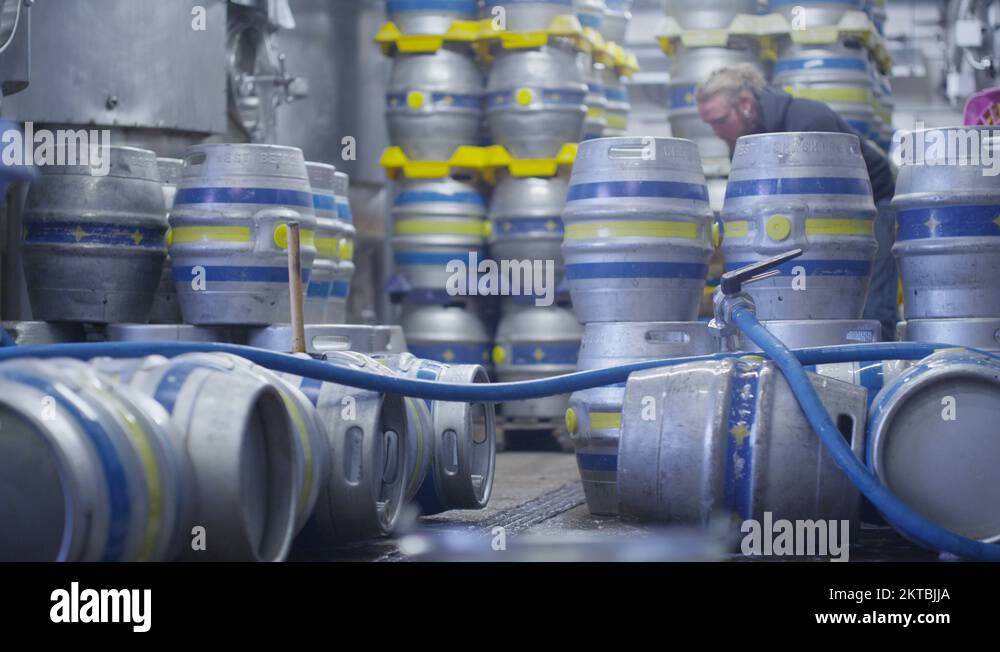 Filling barrels Stock Videos & Footage - HD and 4K Video Clips - Alamy